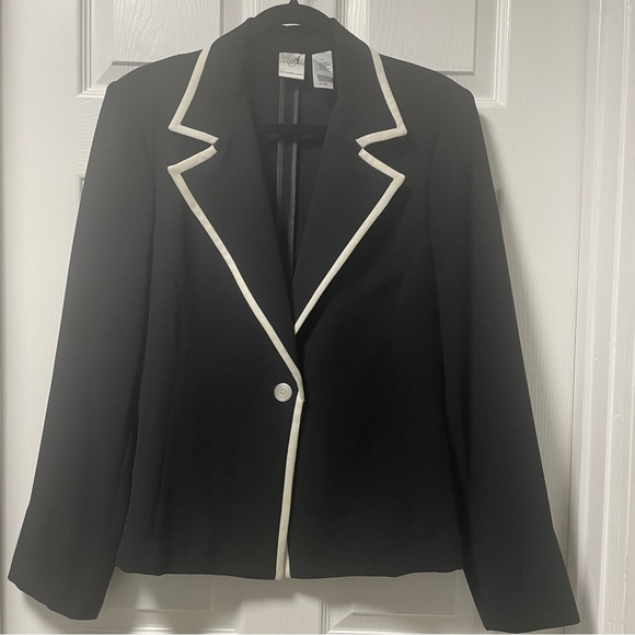Emma James | Jackets & Coats | Emma James Blazer | Poshmark